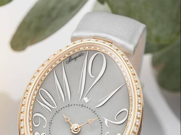 Anne Hathaway Channels Seductive Look for ELLE UK Cover | SENATUS