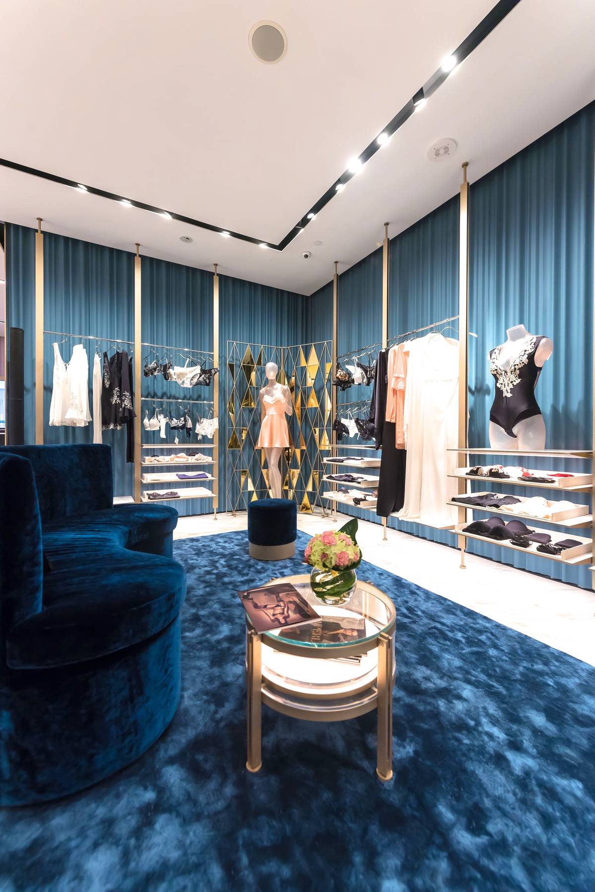 La Perla Opens Boutique in Singapore | SENATUS