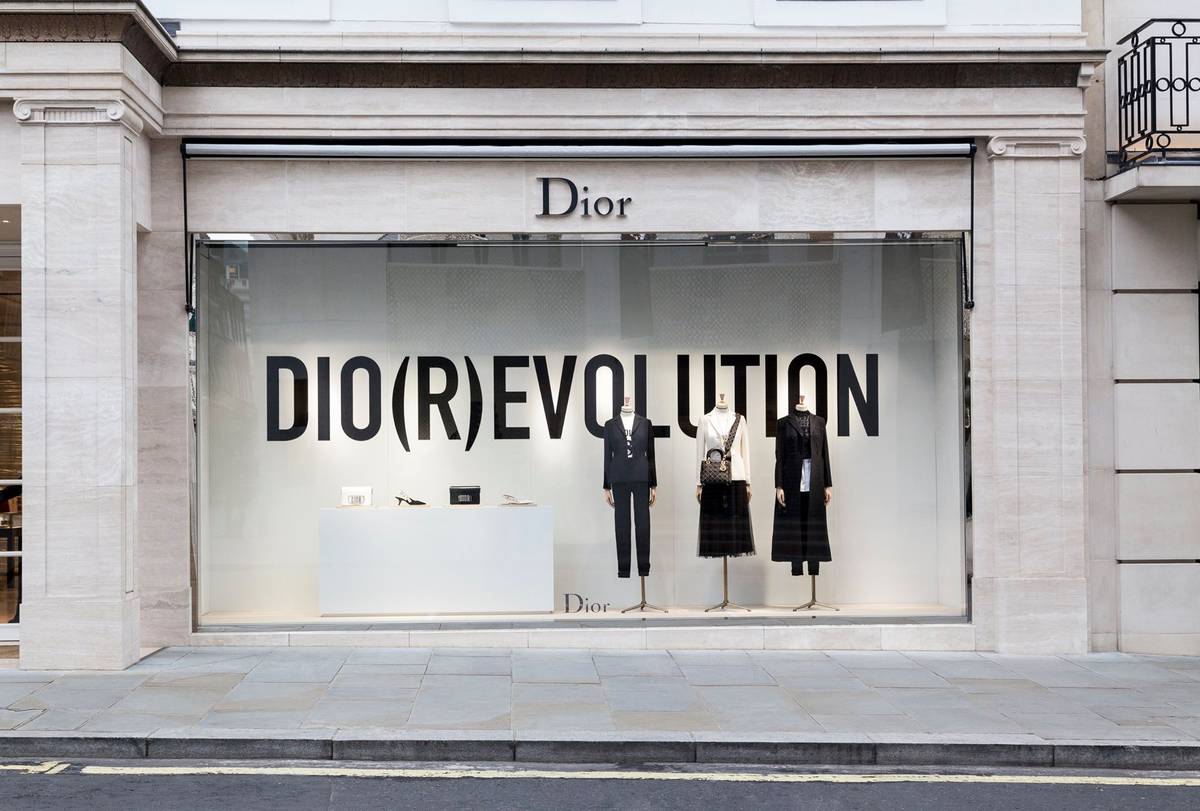 Dior Launches Pop-Ups to Showcase Spring/Summer 2017 Collection | SENATUS