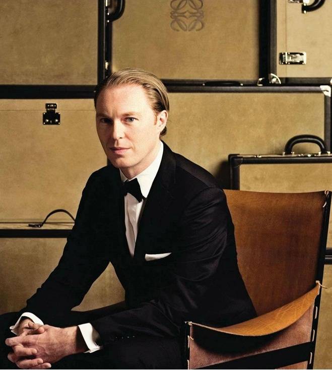 Stuart Vevers Departs Loewe; Replaces Reed Krakoff at Coach | SENATUS