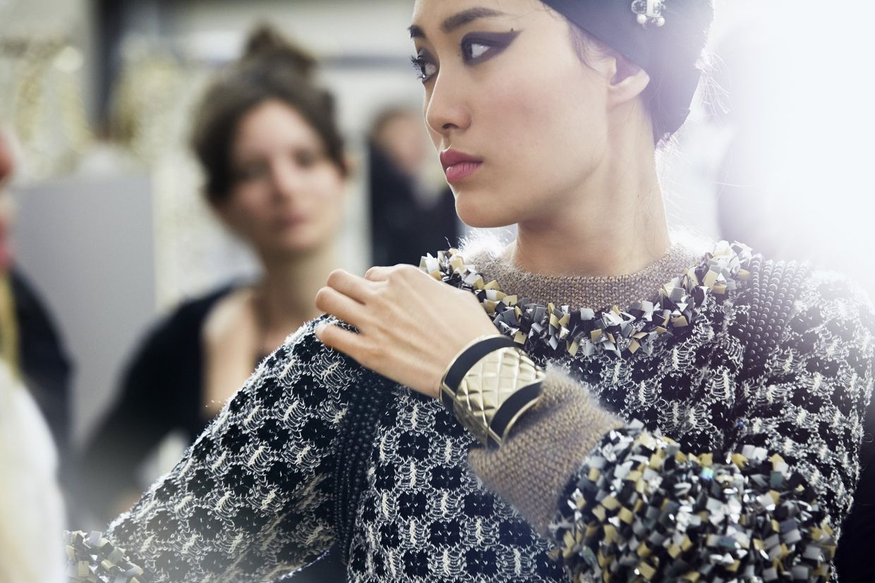 Backstage at CHANEL Fall/Winter 2015/2016 | SENATUS