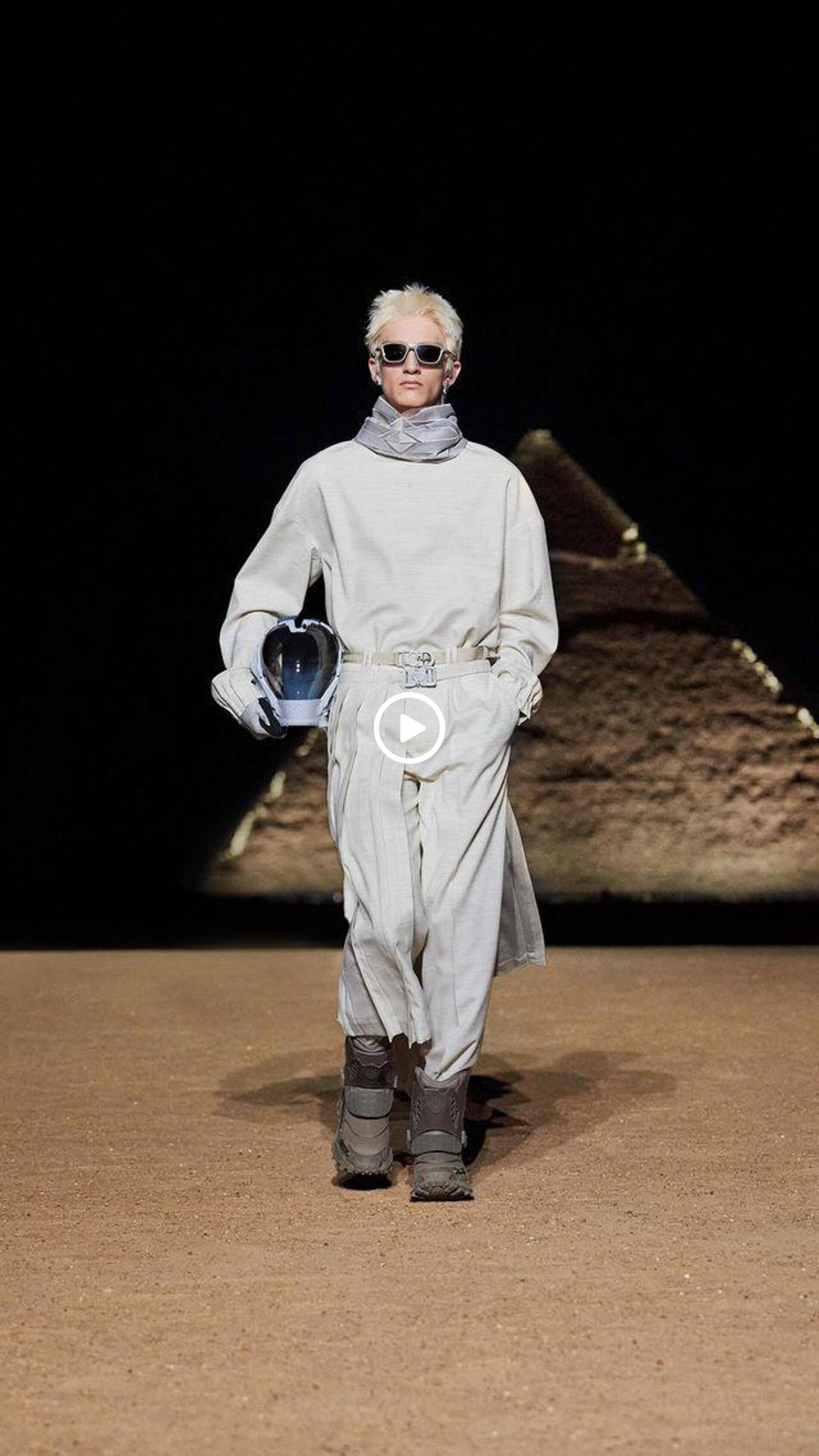Dior Men's fashion show at the Pyramids of Giza #DiorMenFall | SENATUS
