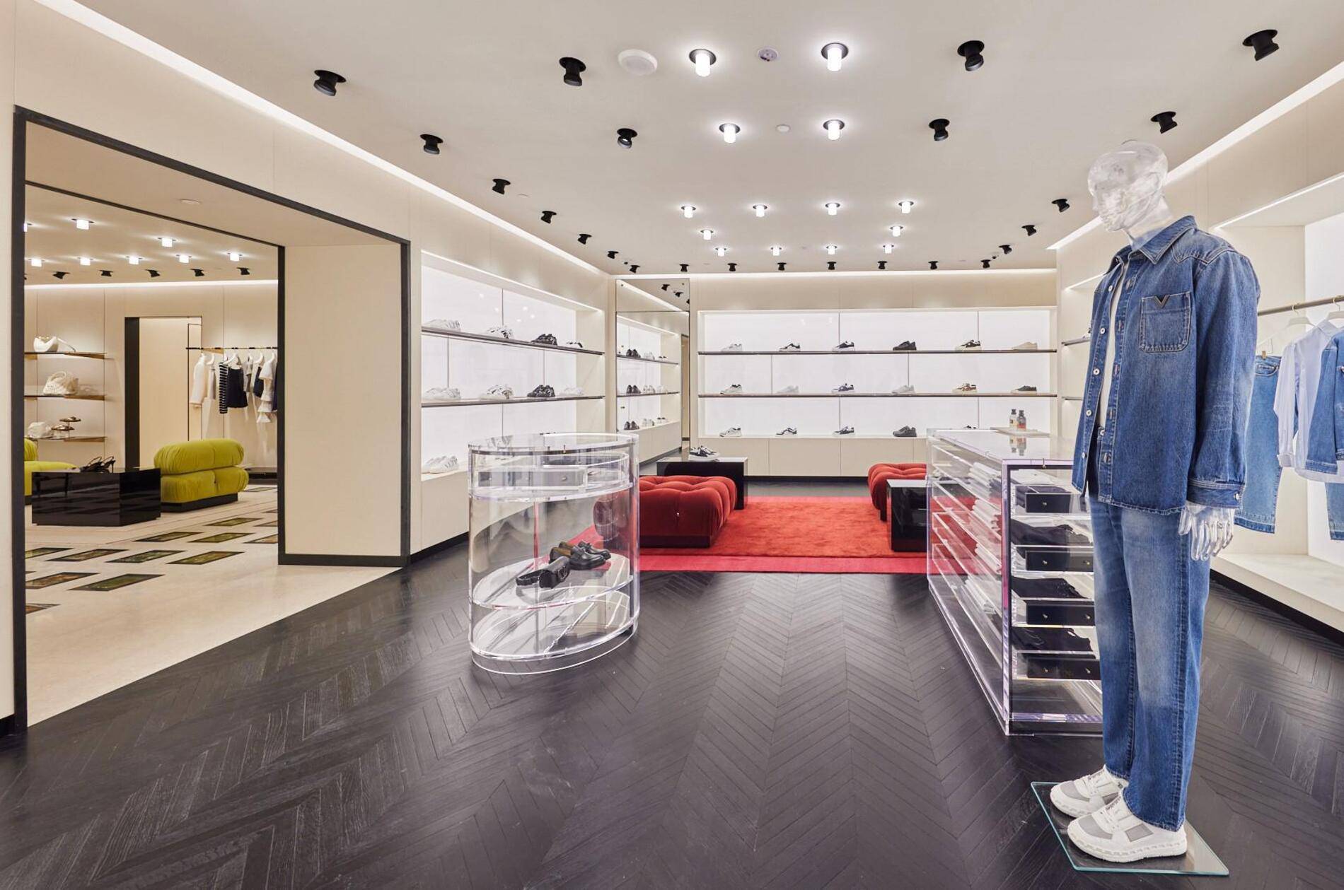Valentino boutique with new store concept opens at Marina Bay Sands ...