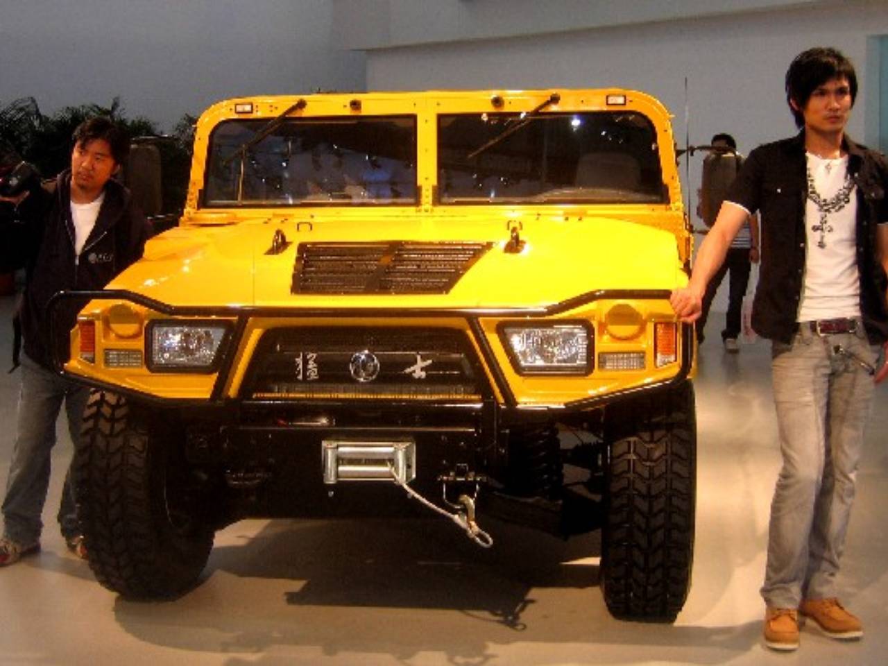 MengShi China's "Humvee" | SENATUS
