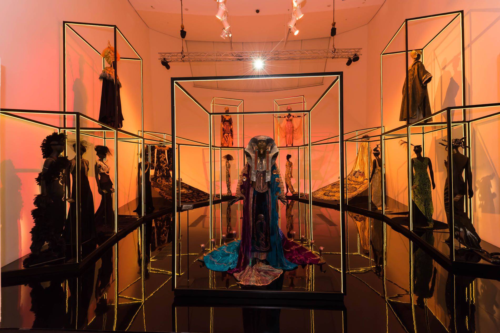 SerpentiForm Exhibition by Bulgari at the Artscience Museum | SENATUS