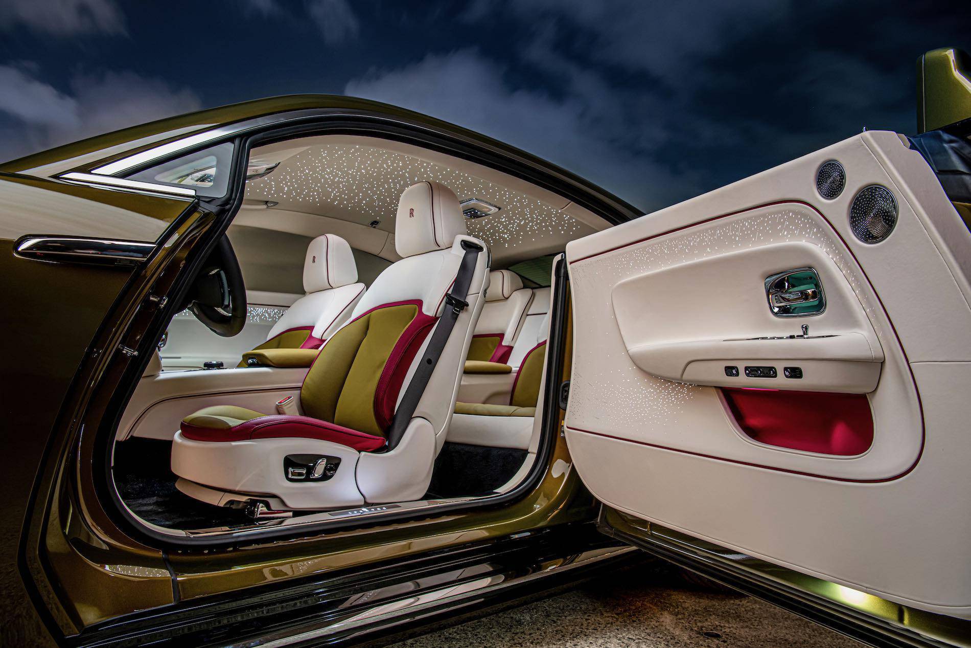 Rolls-Royce Spectre makes its Southeast Asian debut in Singapore | SENATUS