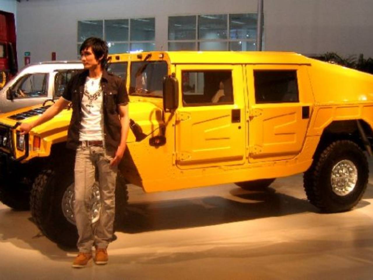 MengShi China's "Humvee" | SENATUS