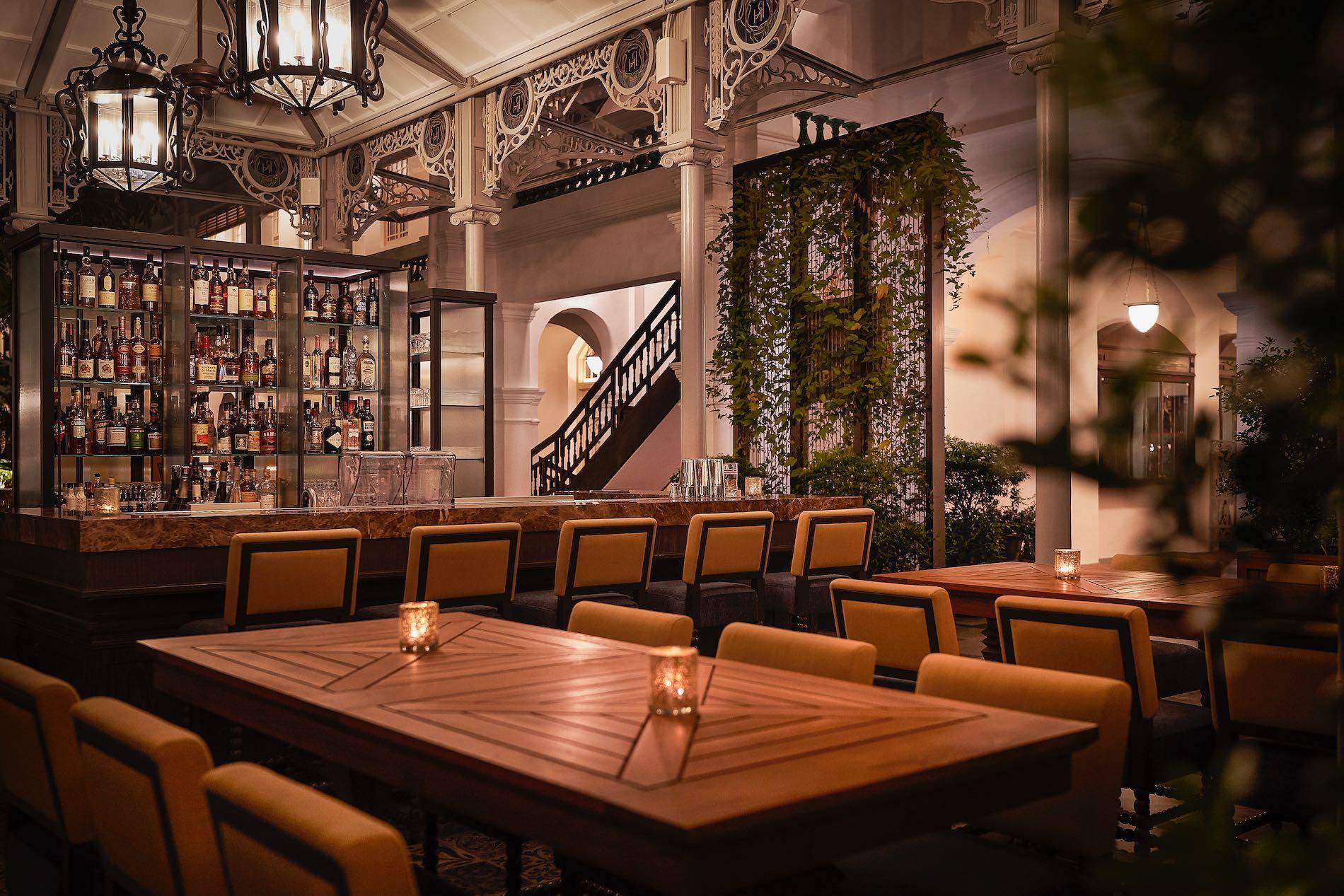 Raffles Courtyard at the Raffles Hotel | SENATUS