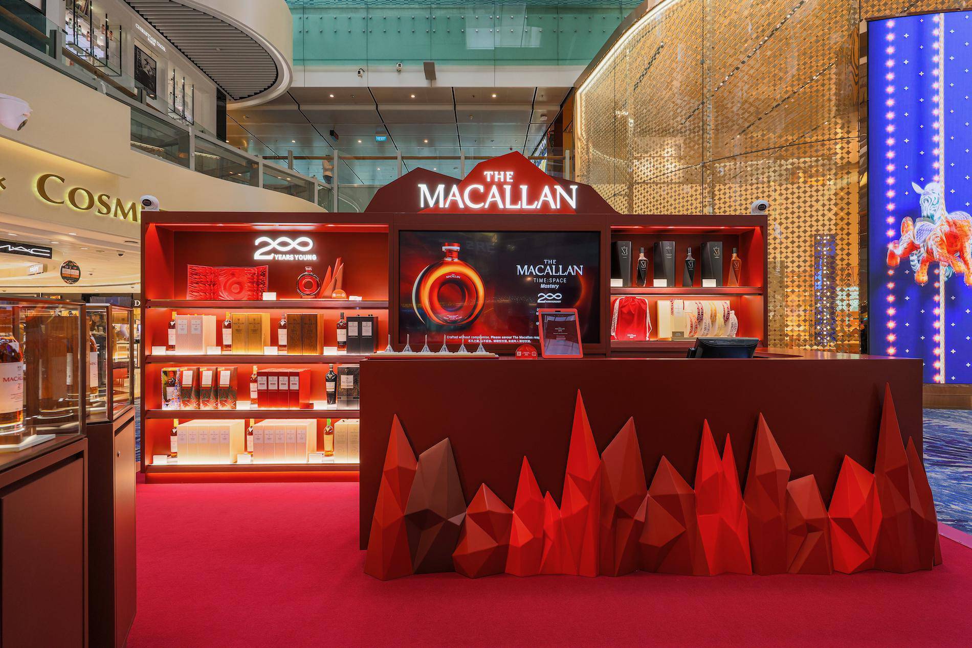 The Macallan’s TIME : SPACE COLLECTION pop-up at Changi Airport in ...